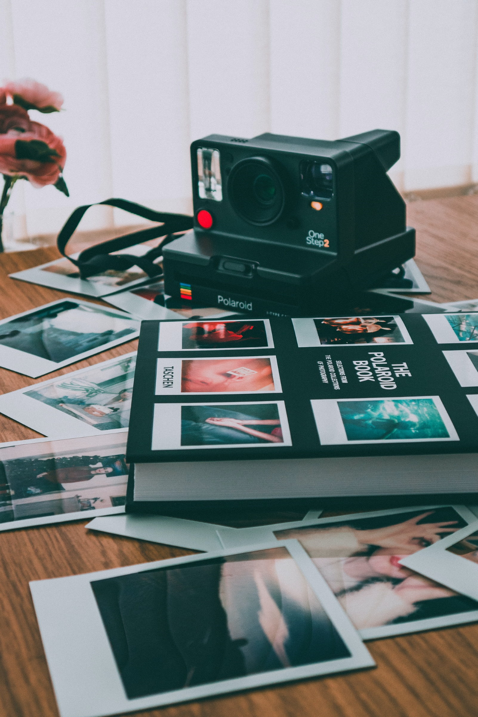 5 Best Instant Cameras for Scrapbooking - Instant Photo Cameras Guide